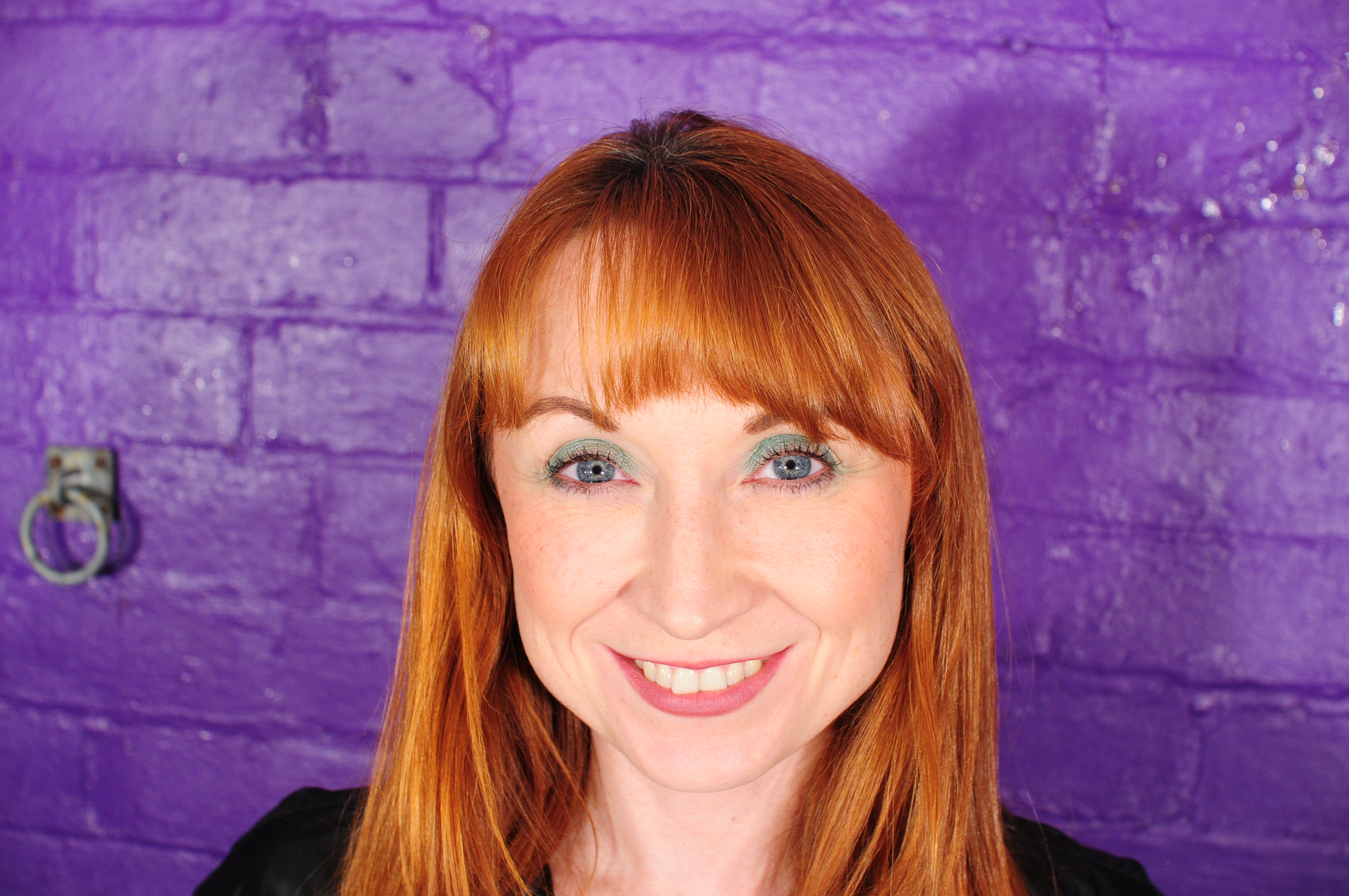 Lily Kink comes to Saturation Hall! - A very willing messy wench comes ...